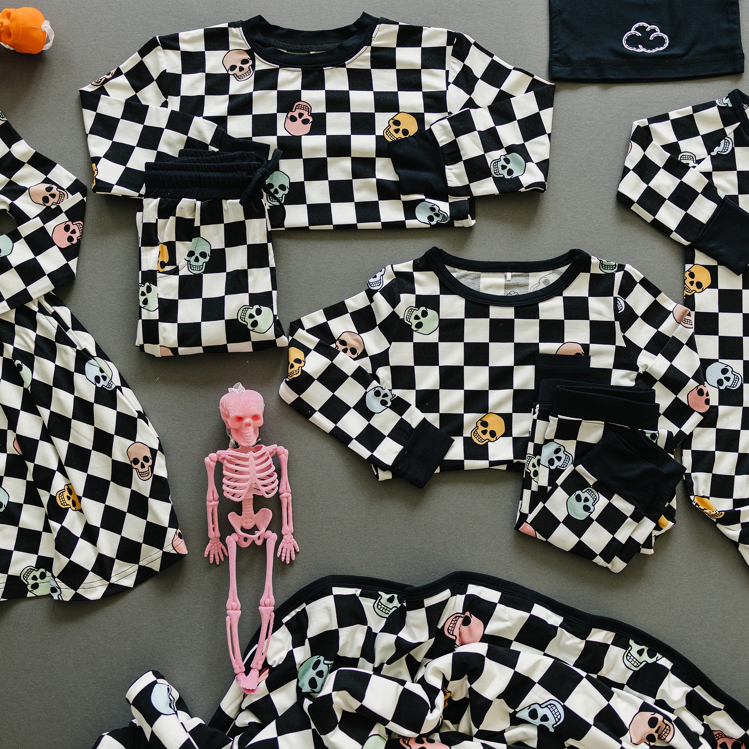 Checkered Skull – Sunday Littles